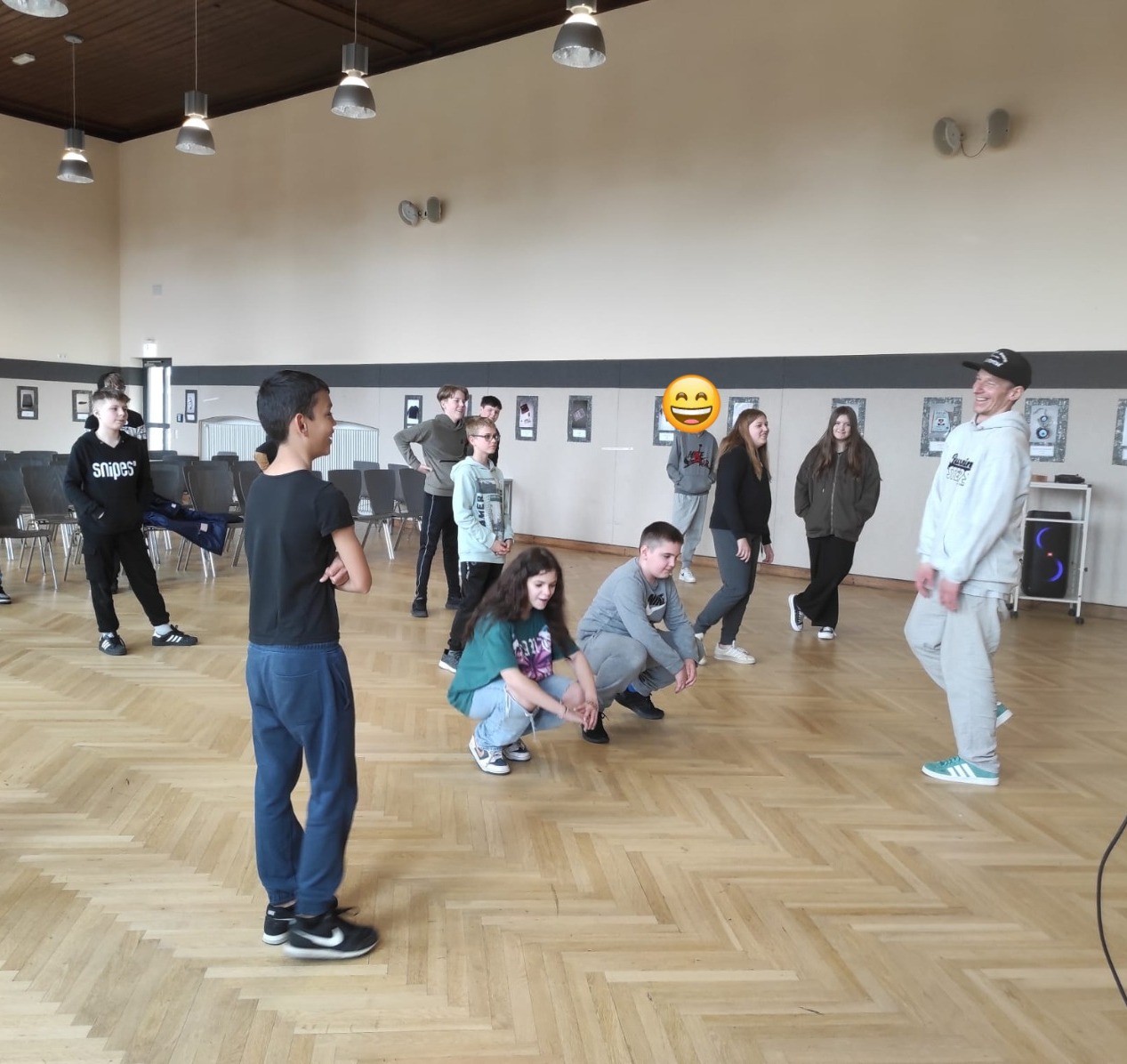 Breakdance-Workshop mit den Klassen 6a und 6b – Mittelschule Bayreuth ...